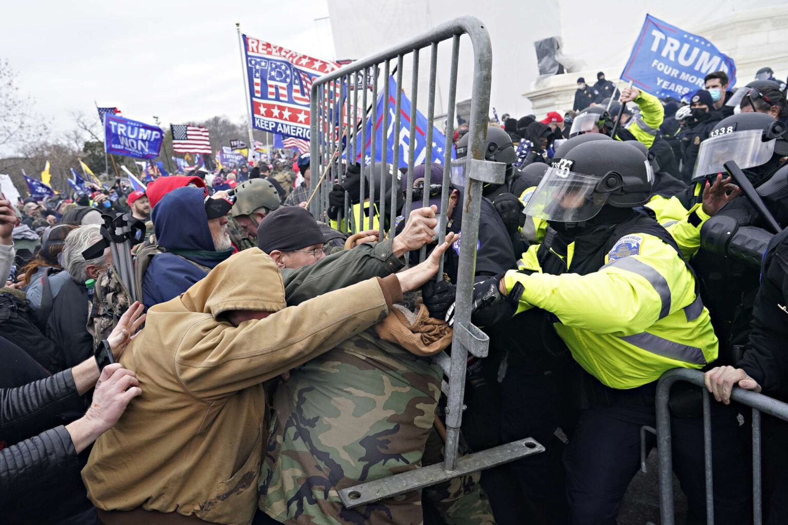 Twitter Timeline: From Public Square to X, a Right-Wing Cesspool ...